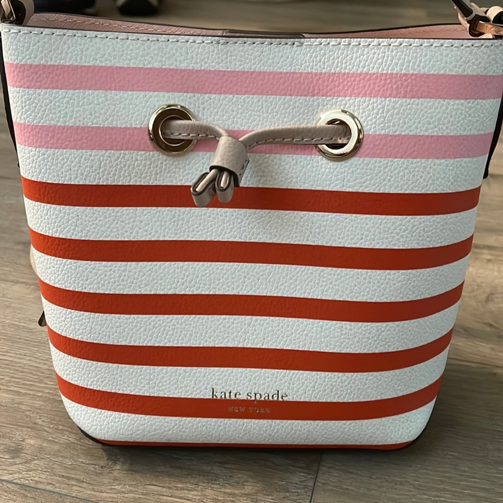 Kate Spade New York Eva Small Leather Bucket Crossbod… - Gem